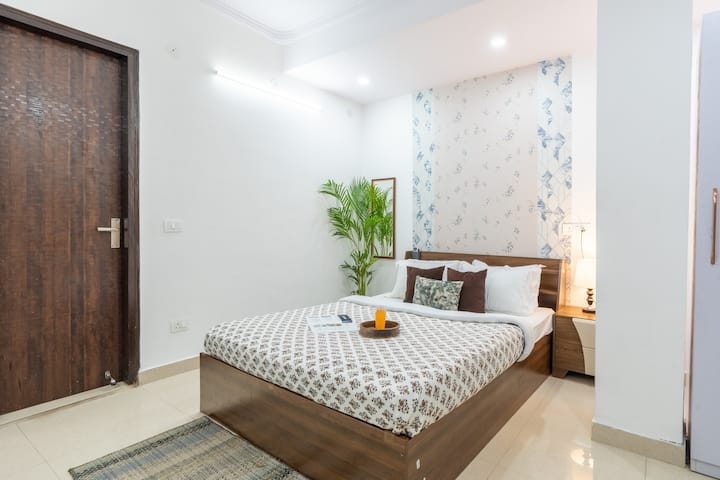 Homlee-vintage 2bhk-bharat Mandapam-ndls-lift - ニューデリー