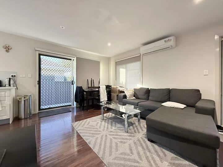 Cosy & Stylish 2 Bedroom Unit In Preston - Ivanhoe