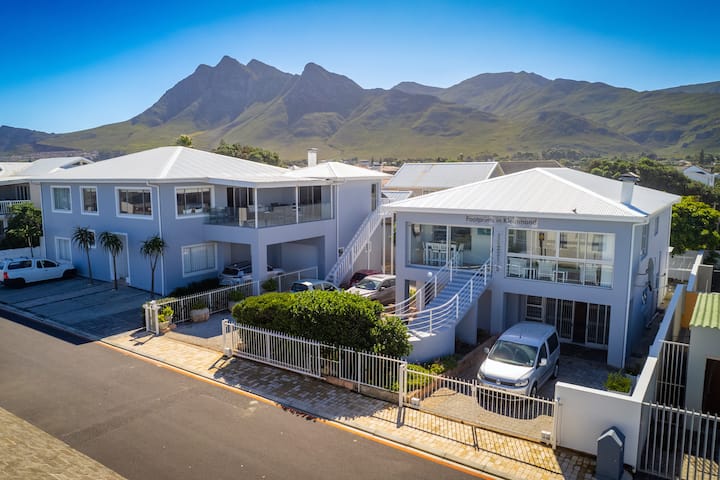 Footprints In Kleinmond : Sandy Toes Holiday Unit - Kleinmond