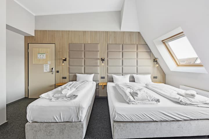 Hotel Comenius - Family Room (King Size) - Berlin