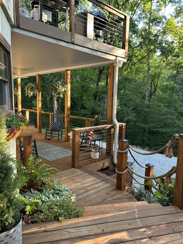 Best Of Ga Nominee! Lakefront Retreat W/hot Tub - Gainesville, GA