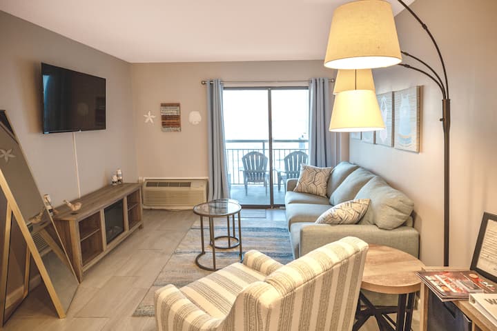 Oceanfront Condo Near Live Shows, Golf & Nightlife - Myrtle Beach, SC