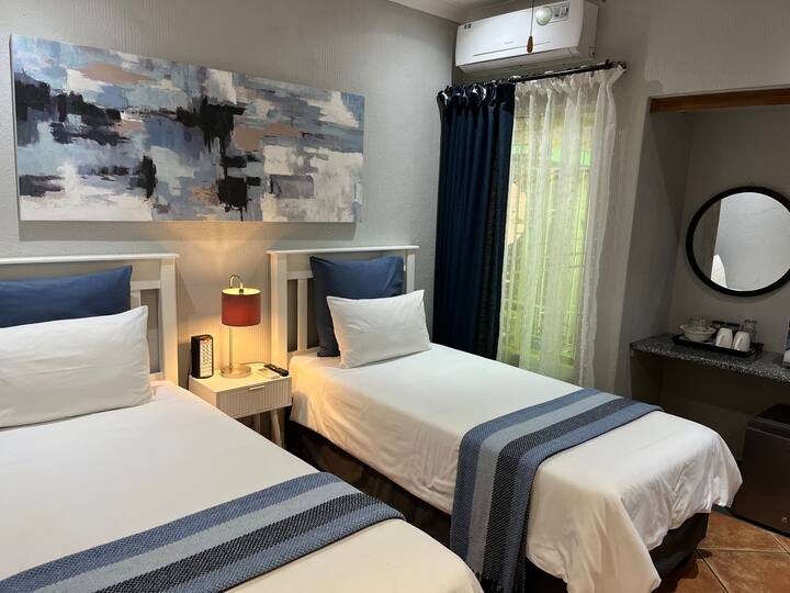 3) Bougain Villa Guest House - Room 3 - Polokwane