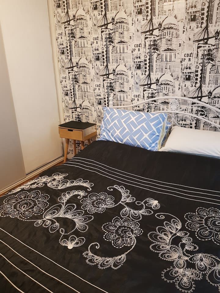Quirky 2 Bedroom Unit Parking - Ivanhoe