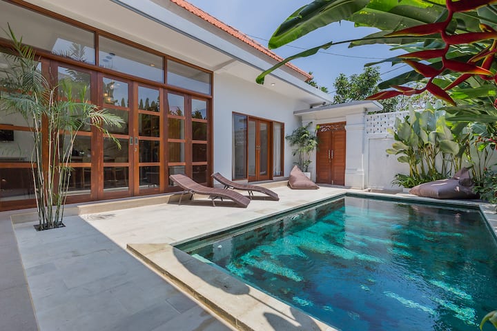 New Tropical Retreat In Central Canggu - Bali