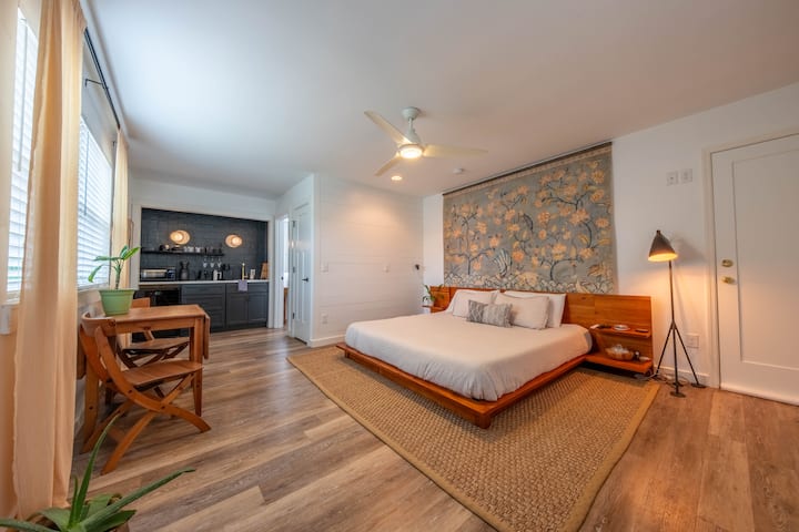 Modern Northshore Studio - Signal Mountain, TN
