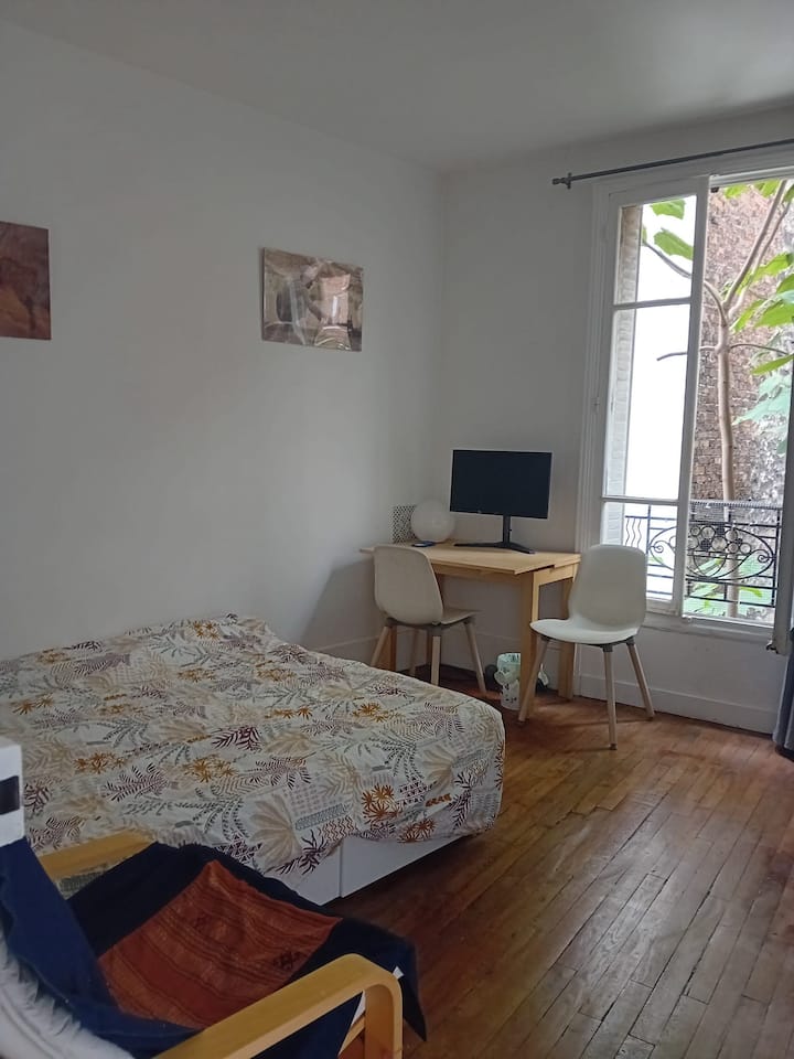 Deux Pièces 32 M Paris Gambetta - Paris