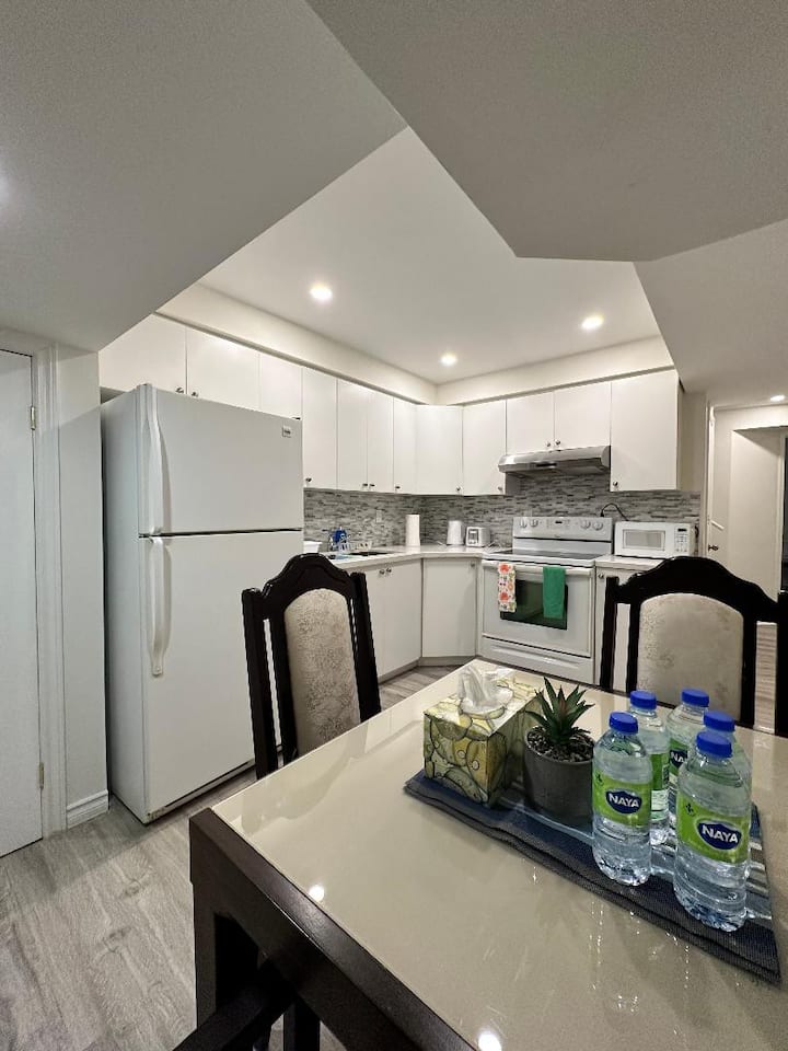Lovely Quiet Restful Basement Apartment! - Bowmanville