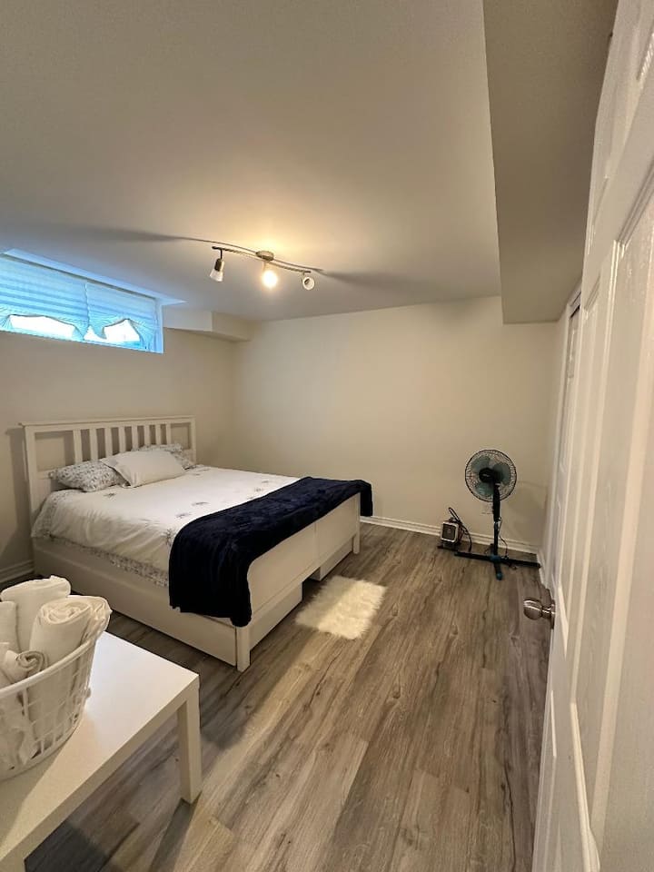 Lovely Quiet Restful Basement Apartment! - Whitby