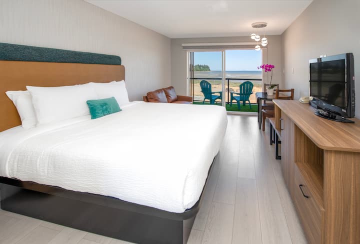 Oceanview King Room F - Parksville