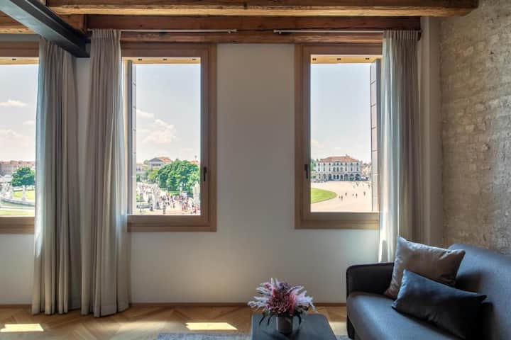 Tiziano Elegant Apartment  View Prato Della Valle - Padua