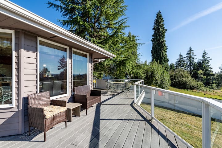 14. Executive Villa: Scenic Views, Flat Huge Yard - Marysville, WA