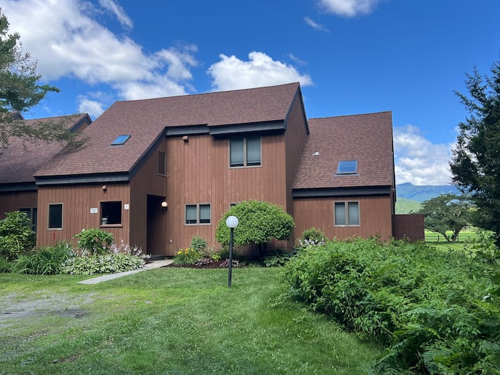Stonybrook Townhouse - Pools - Views -Ac -Rec Path - Stowe, VT