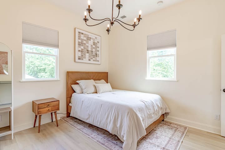 Spacious & Central 2br5bed - Free Parking - Louisville, KY