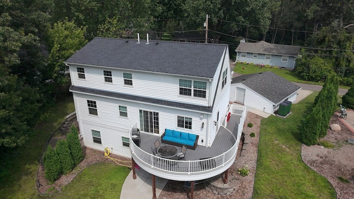 4 Br, 3 Ba For Family, Crew, Pets In Lake Country - White Bear Lake, MN