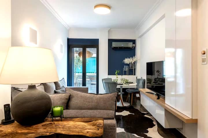 Modern Comfort In Koukaki | Walk To Acropolis - Athens