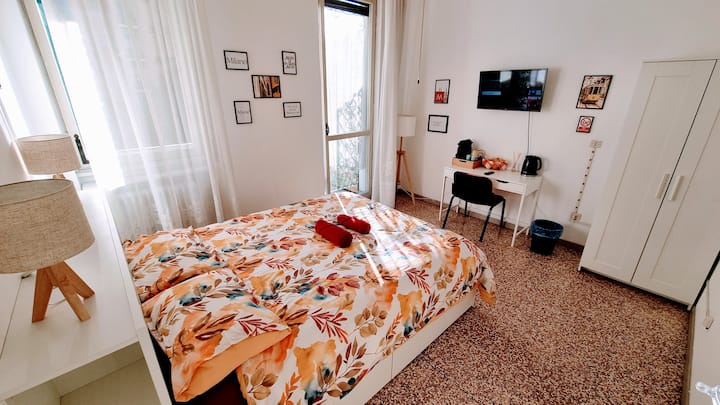 Casa Manli: Double Bedroom With Private Balcony - Rho