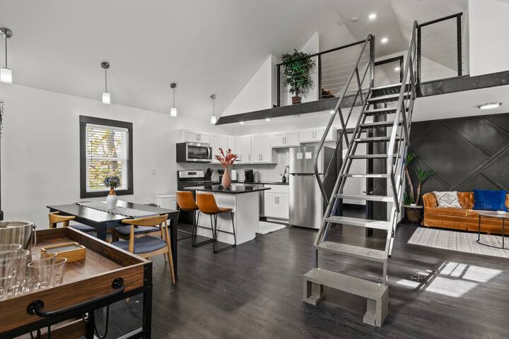 Ink & Ivory Loft-spacious 2br Central To Falls - Grand Island, NY