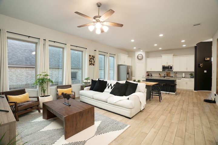 Beautiful Cozy Home Near La Cantera,jbsa & Parks - Valley Ranch - San Antonio