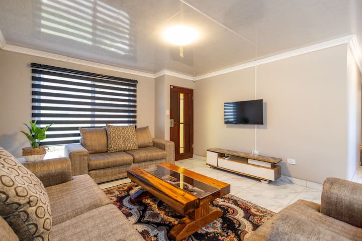 Luxe Holiday Home - East London