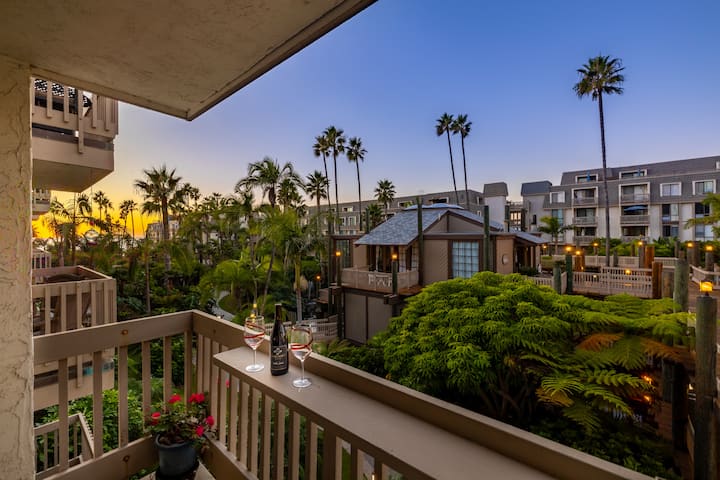 Cozy Winter Escape Near Town, Festive & Warm Stay! - Oceanside, Californie