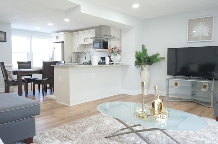 Contemporary Home In City Life - East Liberty - Pittsburgh