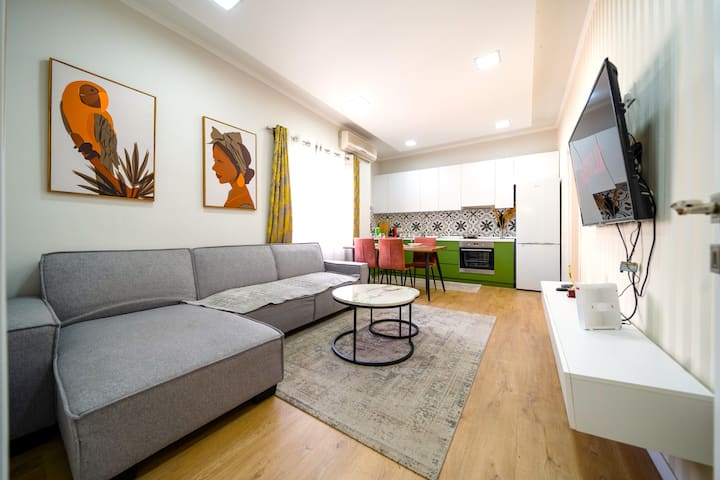 Luxurious And Comfortable 2bdr Apartment - Tirana