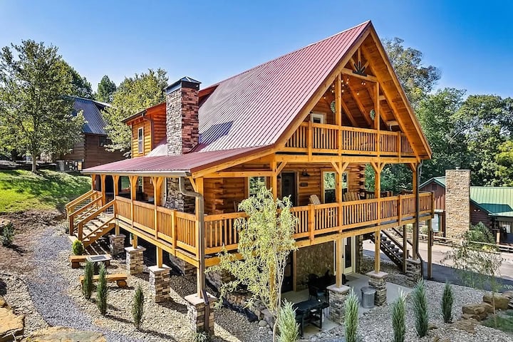 Luxury Cabin*indoor Pool*copper Tubs*king Beds - Sevierville, TN
