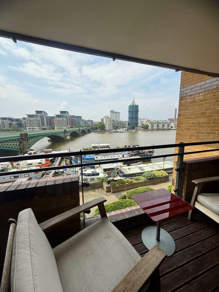 Riverfront Apartment Balcony & Parking Battersea - Londres
