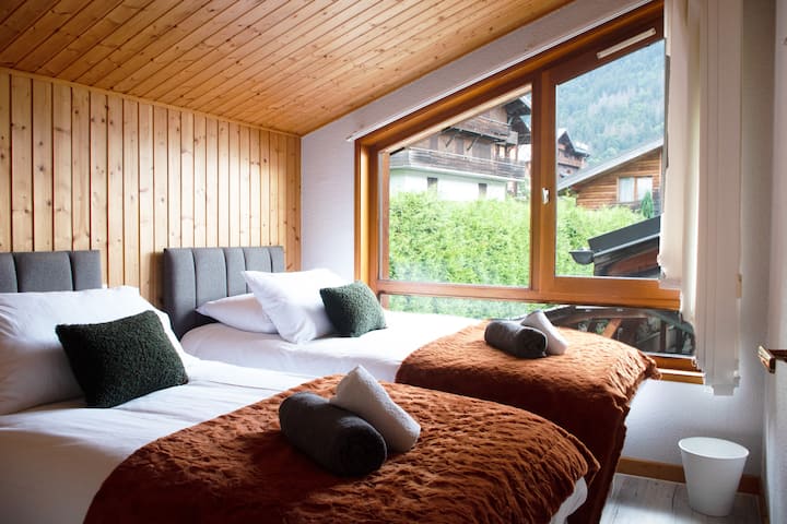 Large Chalet - Walkable To Morzine - Flexible Beds - Morzine