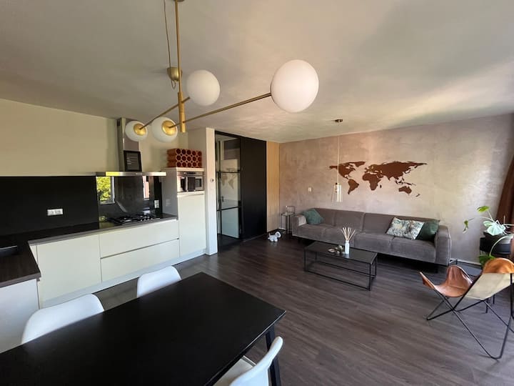 Spacious & Bright Apartment - Steps From The Park - Rotterdam