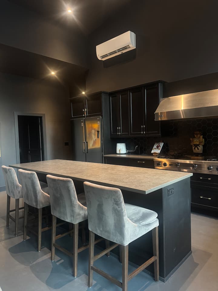 Luxury New Build Sitting On One Acre - Chilliwack