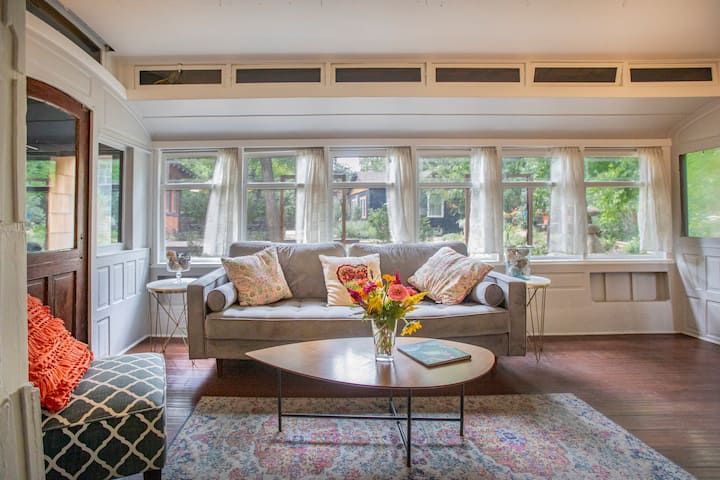 Historical Trolley Car On Urban Farmstay - Wheat Ridge, CO