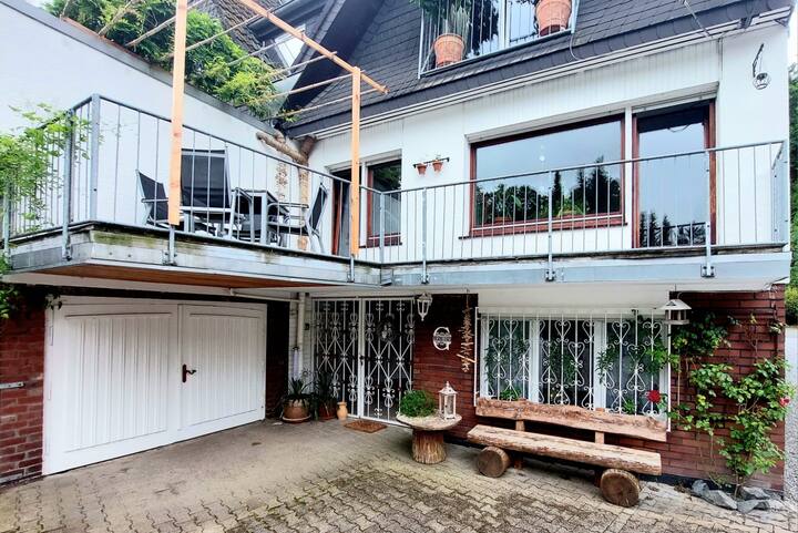 Guesthouse Ennepetal • Ferienwohnung Heilenbecke - Schwelm