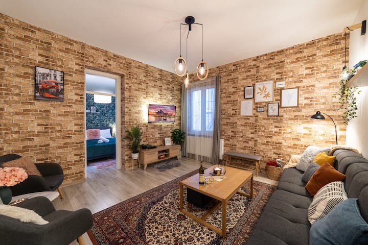 ​Riverfront Cozy Suite | Old Town | Ground Floor - Sarajevo