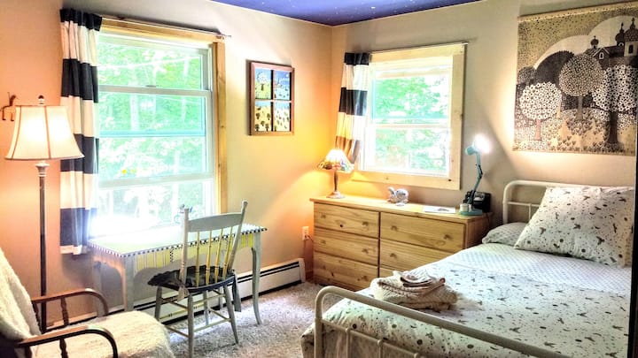Superb Village Location! Cozy Room In Quiet Home - Gardiner, NY