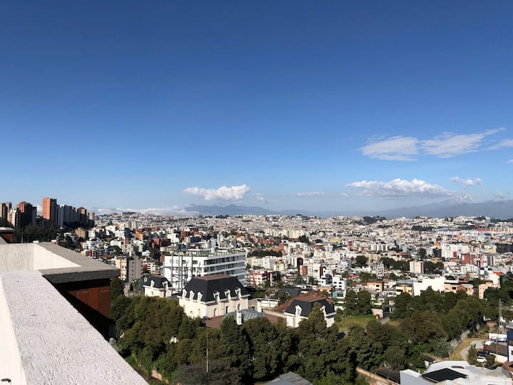 Modern 3-br Apartment Oasis. - Quito