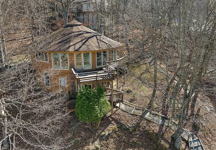 Ski In Ski Out | Spacious Round Home | Cozy - Beech Mountain, NC