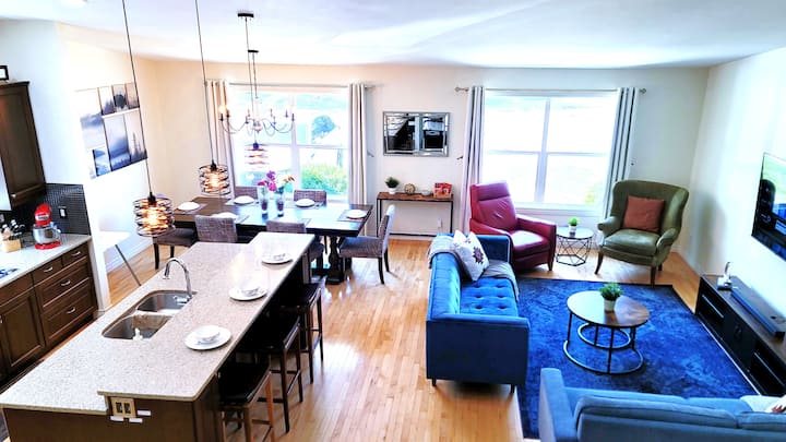Luxury Home, 5bed, 2king, Hottub, Games, Theater - Calgary