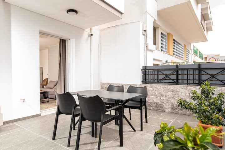 Sea, Sand N' Style La Bella's Port & Beach Retreat - Kos