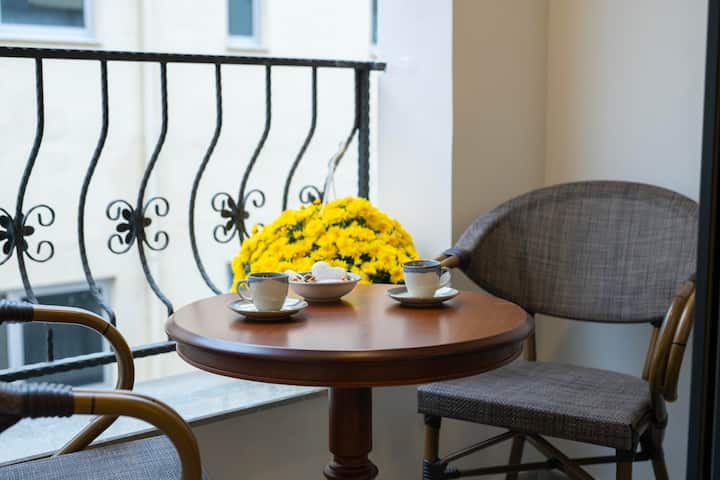 Sleek And Minimalist Designed Room (With Balcony) - Maltepe