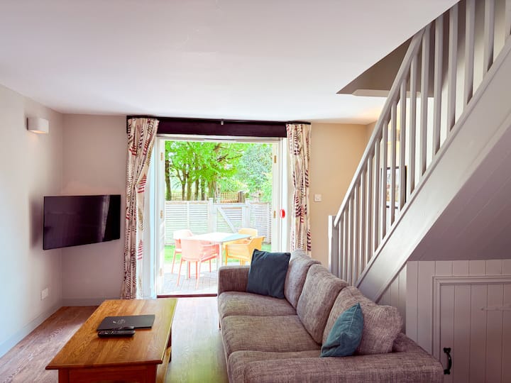 Stylish Forest Escape | Garden, Hot Tub & Walks - Dorchester
