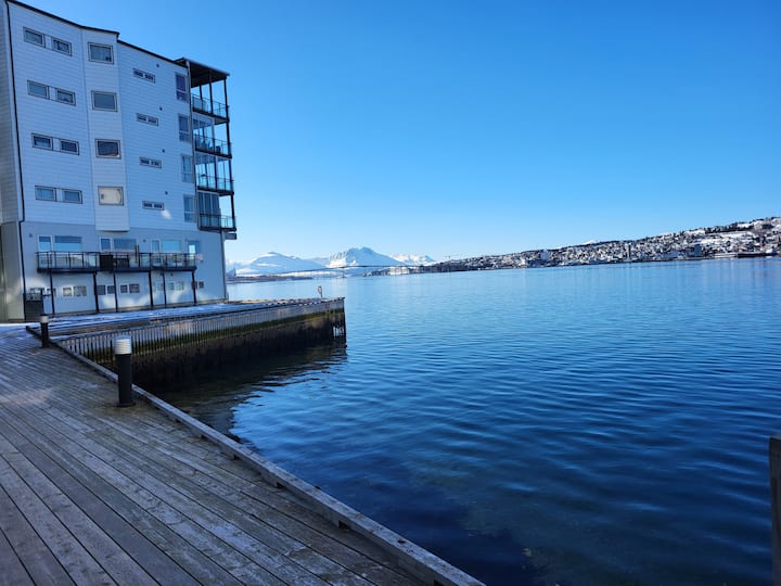 Fin Og Romslig Leilighet Ved Sjøen - Tromsø