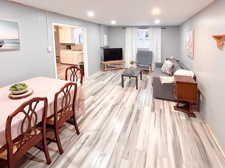 Beach Access, 2bdrm Ground Apt - New Glasgow