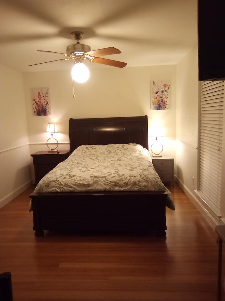 Private Guest Suite With Private Entry And Bath - Arlington, TX