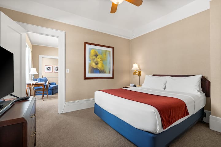 One Bedroom Middle Unit - San Francisco, CA