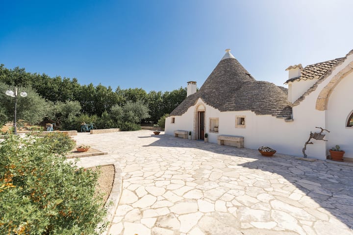 Trullo Suitetulipano With Pool | Fascino Antico - Apulia