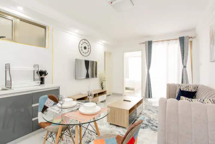 Refined 1br Stunning Views, Golf Simulator & Gym - 奈羅比