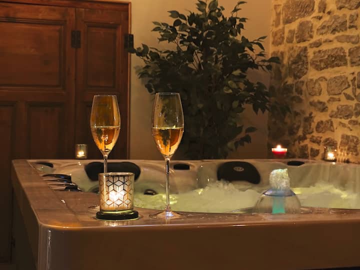 Loft Avec Jacuzzi, Massage Et Détente Reiki. - Nîmes