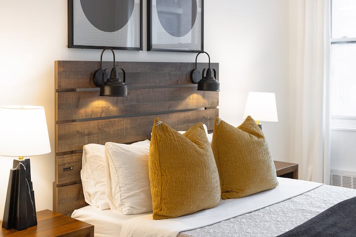 Stylish Park Ave Retreat+rooftop - Astoria - Queens NY